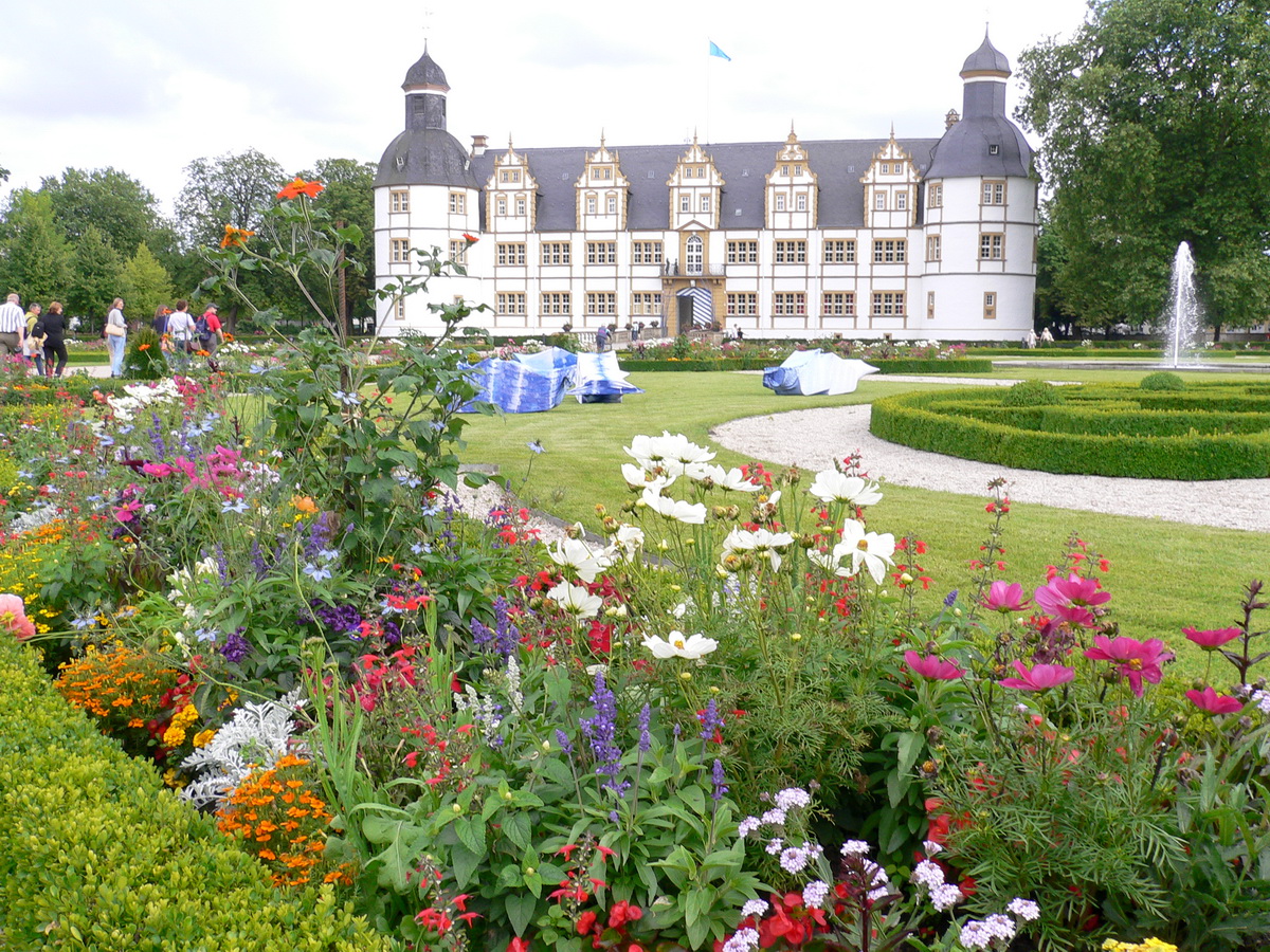 Schloss- and Auenpark Neuhaus – EGHN